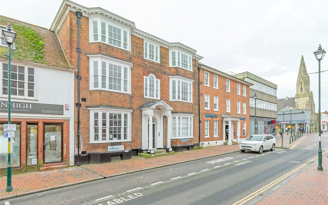 Flat/apartment For sale in High Street, Sittingbourne, Kent, ME10 ...