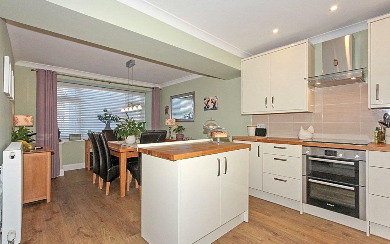 3 Bedroom house for sale in Ridham Avenue, Kemsley, Sittingbourne, Kent ...